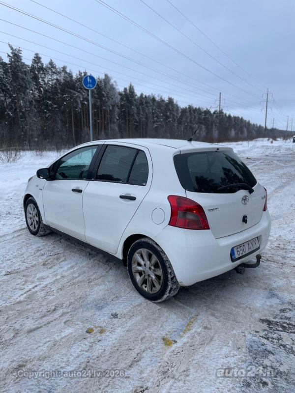 Balts Toyota Yaris 2007 Tallina, ar dzinēja tilpumu 1.40 L un nobraukumu 332 tūkst. km par 1600 €, foto 6 vietnē AUTOMOTO.COM.LV