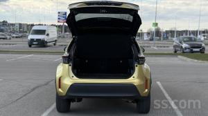Yellow Toyota Yaris 2021 in Riga, with an engine capacity of 1.50 L and mileage of 90 thousand km for 21300 €, photo 12 on AUTOMOTO.COM.LV