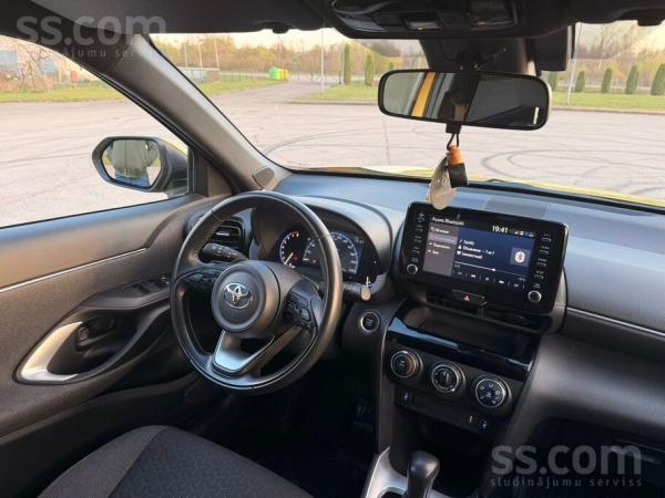 Dzeltens Toyota Yaris 2021 Rīga, ar dzinēja tilpumu 1.50 L un nobraukumu 60 tūkst. km par 16800 €, foto 5 vietnē AUTOMOTO.COM.LV