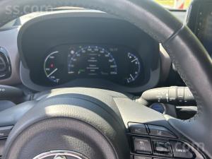 Dzeltens Toyota Yaris 2022 Rīga, ar dzinēja tilpumu 1.50 L un nobraukumu 60 tūkst. km par 21990 €, foto 11 vietnē AUTOMOTO.COM.LV