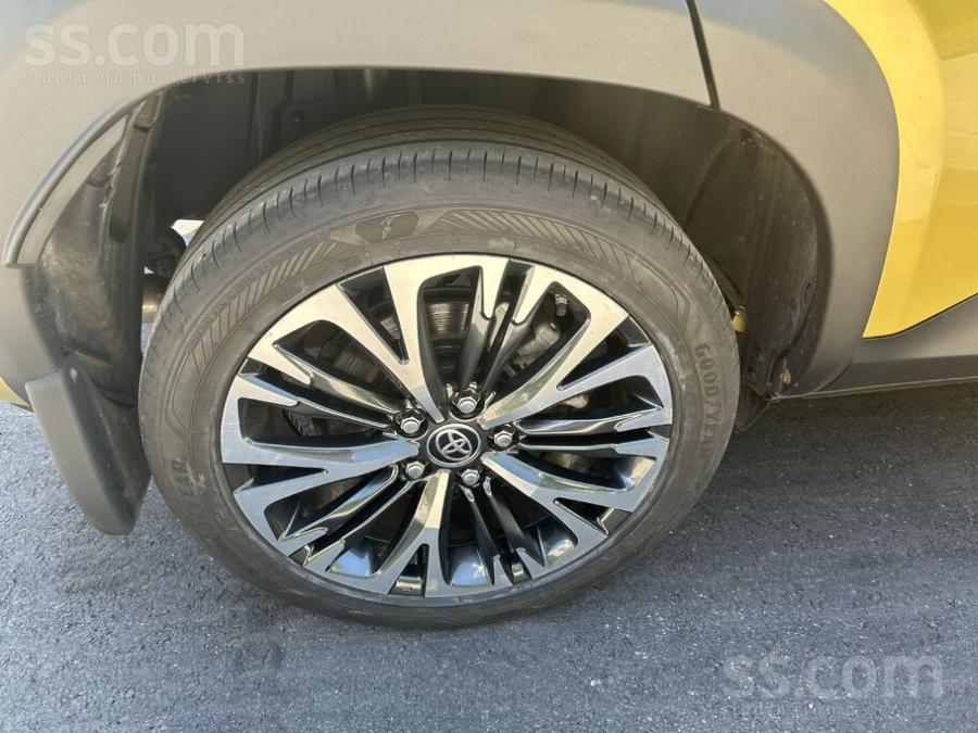Dzeltens Toyota Yaris 2022 Rīga, ar dzinēja tilpumu 1.50 L un nobraukumu 60 tūkst. km par 21990 €, foto 13 vietnē AUTOMOTO.COM.LV