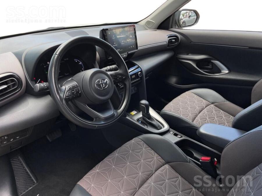 Dzeltens Toyota Yaris 2022 Rīga, ar dzinēja tilpumu 1.50 L un nobraukumu 34 tūkst. km par 24990 €, foto 12 vietnē AUTOMOTO.COM.LV