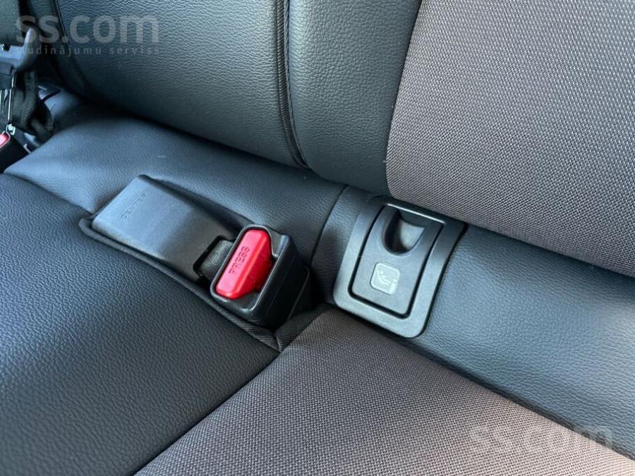 Dzeltens Toyota Yaris 2022 Rīga, ar dzinēja tilpumu 1.50 L un nobraukumu 34 tūkst. km par 24990 €, foto 34 vietnē AUTOMOTO.COM.LV