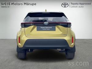 Yellow Toyota Yaris 2022 in Riga, with an engine capacity of 1.50 L and mileage of 65 thousand km for 23590 €, photo 5 on AUTOMOTO.COM.LV