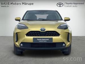 Yellow Toyota Yaris 2022 in Riga, with an engine capacity of 1.50 L and mileage of 65 thousand km for 23590 €, photo 6 on AUTOMOTO.COM.LV