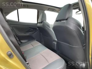 Yellow Toyota Yaris 2022 in Riga, with an engine capacity of 1.50 L and mileage of 65 thousand km for 23590 €, photo 8 on AUTOMOTO.COM.LV