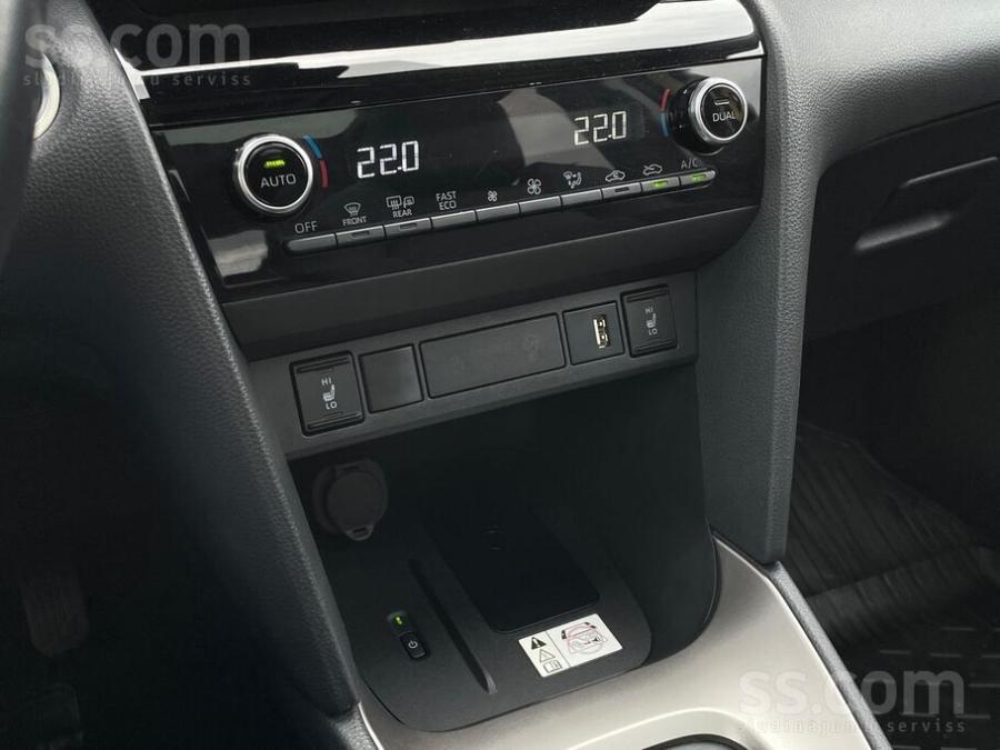 Dzeltens Toyota Yaris 2022 Rīga, ar dzinēja tilpumu 1.50 L un nobraukumu 65 tūkst. km par 23590 €, foto 28 vietnē AUTOMOTO.COM.LV