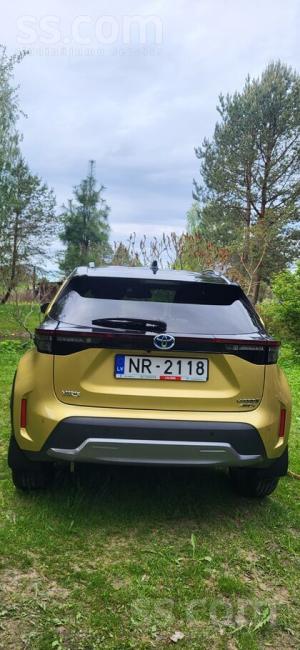 Yellow Toyota Yaris 2023 in Riga, with an engine capacity of 1.50 L and mileage of 60 thousand km for 24900 €, photo 12 on AUTOMOTO.COM.LV