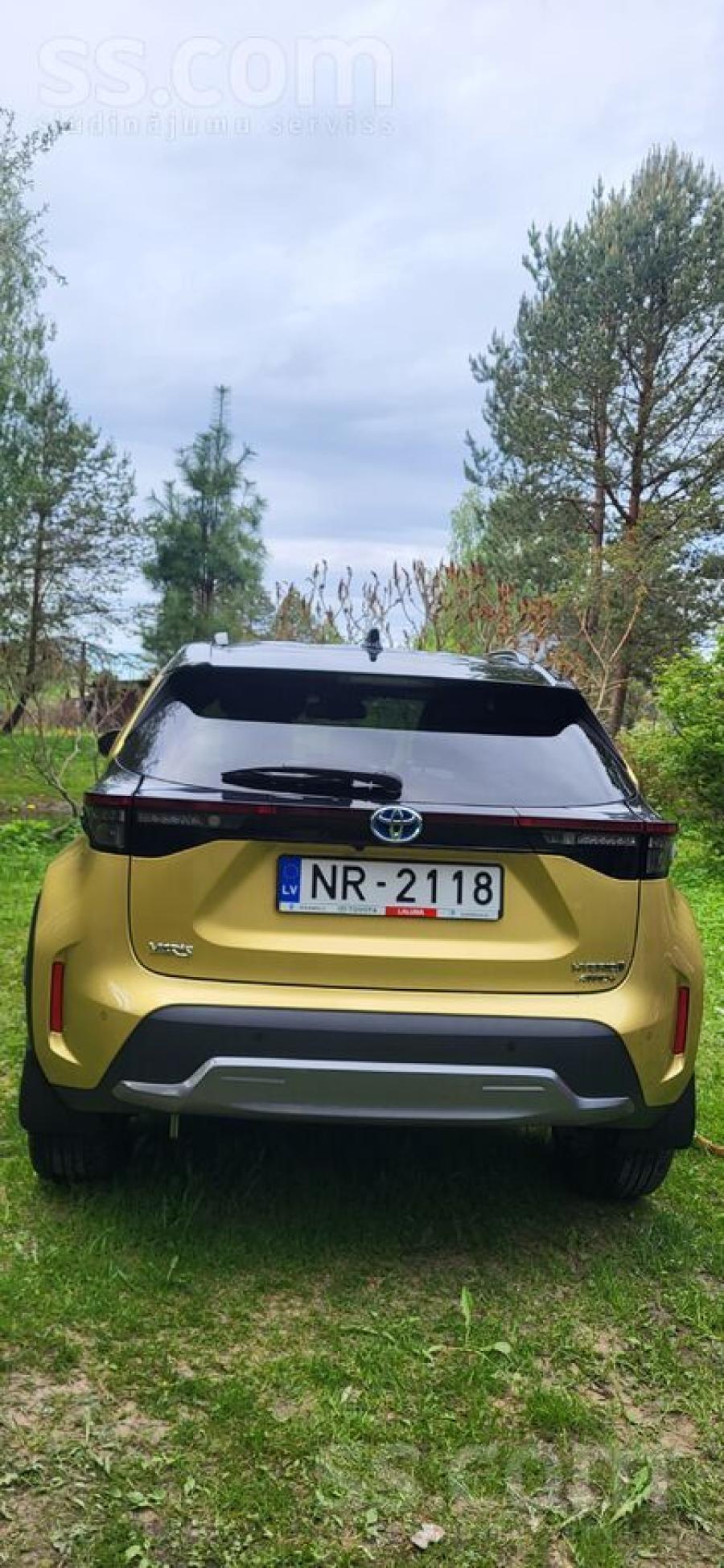 Yellow Toyota Yaris 2023 in Riga, with an engine capacity of 1.50 L and mileage of 60 thousand km for 24900 €, photo 12 on AUTOMOTO.COM.LV