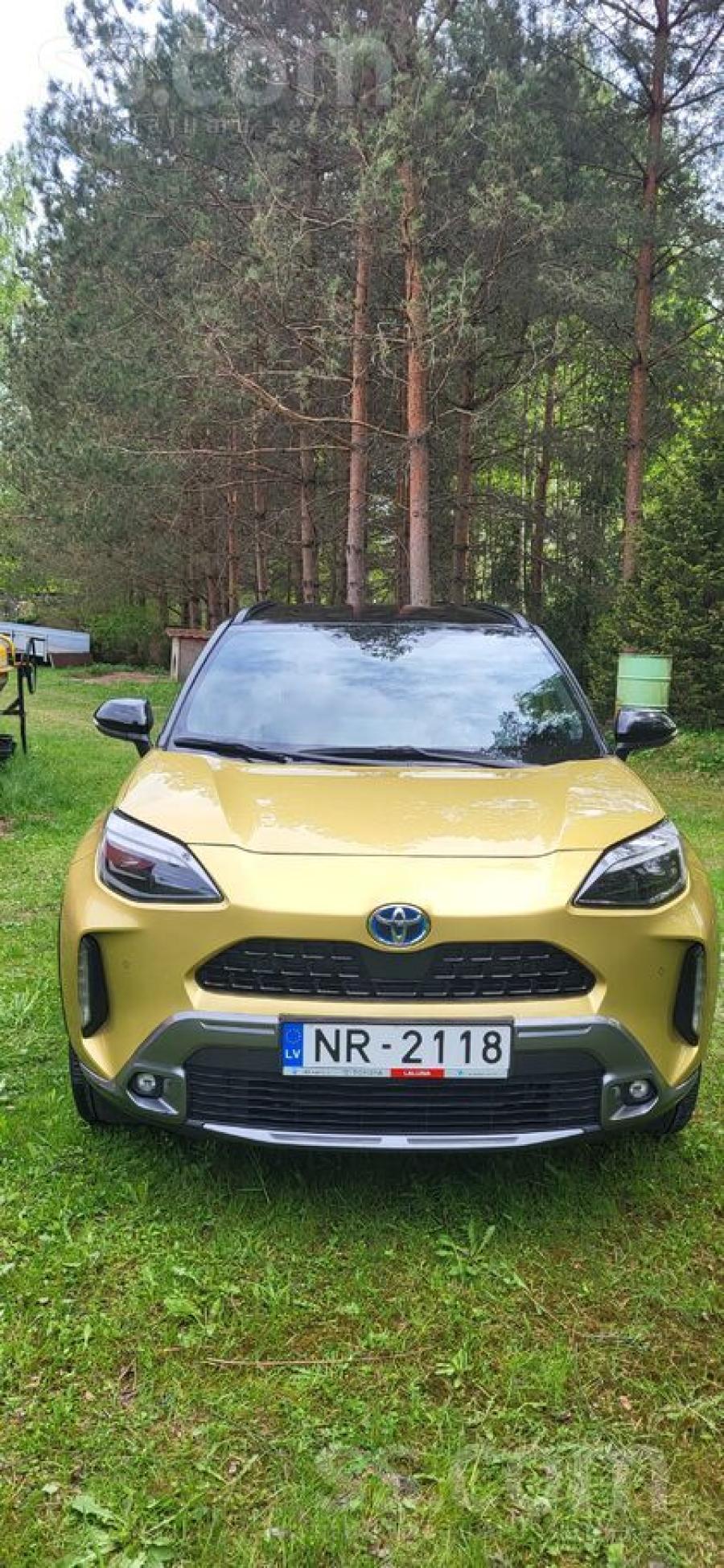 Yellow Toyota Yaris 2023 in Riga, with an engine capacity of 1.50 L and mileage of 60 thousand km for 24900 €, photo 13 on AUTOMOTO.COM.LV