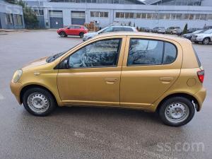Dzeltens Toyota Yaris 2000 Rīga, ar dzinēja tilpumu 1.00 L un nobraukumu 266 tūkst. km par 850 €, foto  vietnē AUTOMOTO.COM.LV