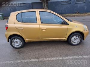 Yellow Toyota Yaris 2000 in Riga, with an engine capacity of 1.00 L and mileage of 266 thousand km for 850 €, photo 5 on AUTOMOTO.COM.LV