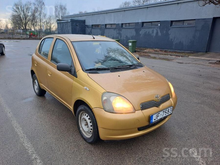 Yellow Toyota Yaris 2000 in Riga, with an engine capacity of 1.00 L and mileage of 266 thousand km for 850 €, photo 6 on AUTOMOTO.COM.LV