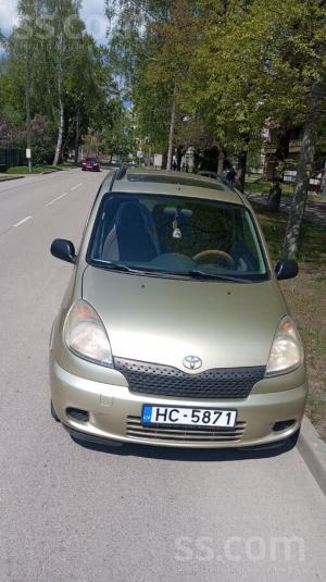 Желтый Тойота Ярис 2000 в Елгава, объемом двигателя 1.30 л и пробегом 246 тыс. км за 1800 €, фото 4 на AUTOMOTO.COM.LV