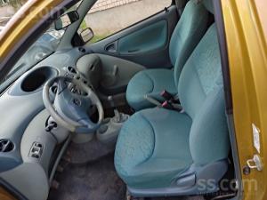 Dzeltens Toyota Yaris 2001 Jēkabpils, ar dzinēja tilpumu 1.00 L un nobraukumu 150 tūkst. km par 550 €, foto 5 vietnē AUTOMOTO.COM.LV
