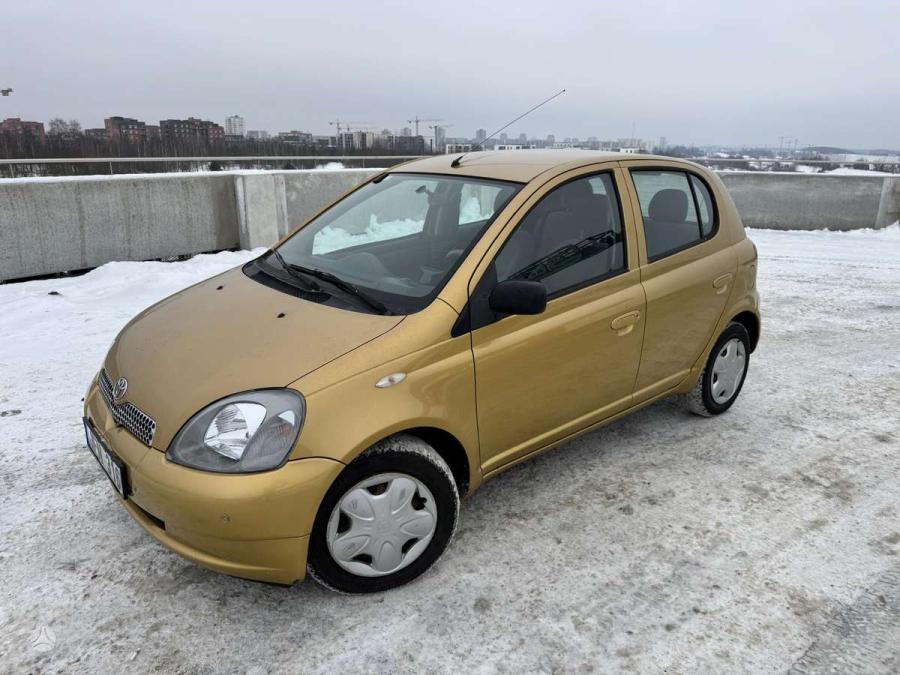 Dzeltens Toyota Yaris 2004 Viļņa, ar dzinēja tilpumu 1.30 L un nobraukumu 150 tūkst. km par 1950 €, foto 1 vietnē AUTOMOTO.COM.LV