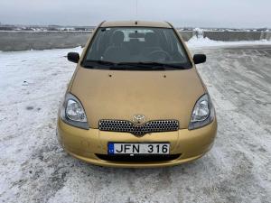 Dzeltens Toyota Yaris 2004 Viļņa, ar dzinēja tilpumu 1.30 L un nobraukumu 150 tūkst. km par 1950 €, foto 3 vietnē AUTOMOTO.COM.LV
