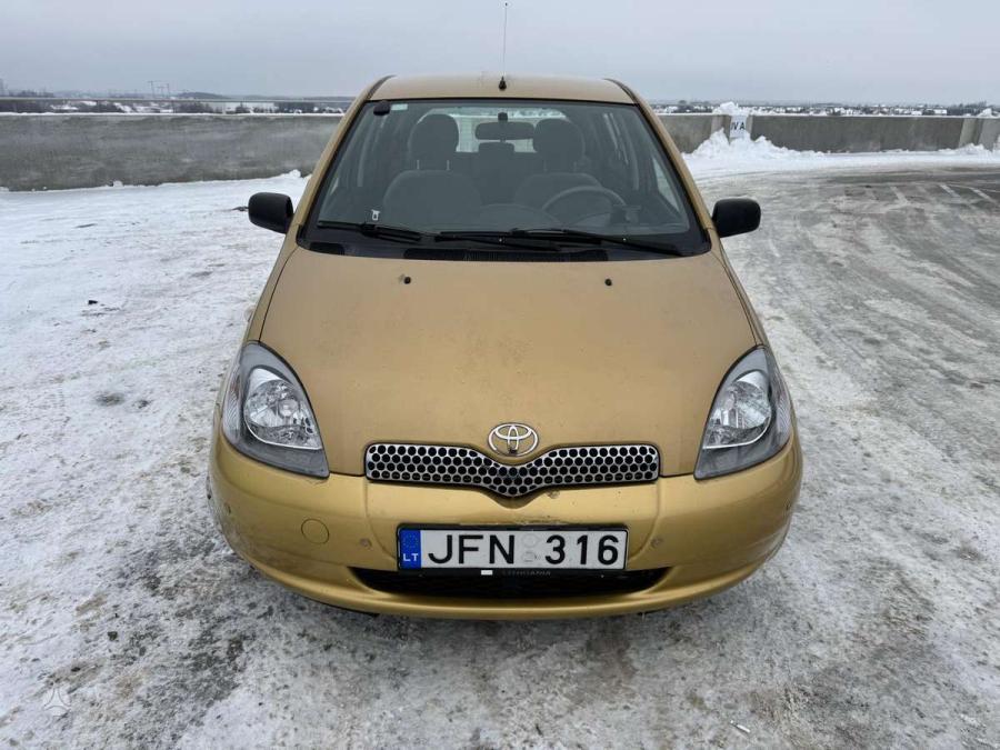 Dzeltens Toyota Yaris 2004 Viļņa, ar dzinēja tilpumu 1.30 L un nobraukumu 150 tūkst. km par 1950 €, foto 3 vietnē AUTOMOTO.COM.LV