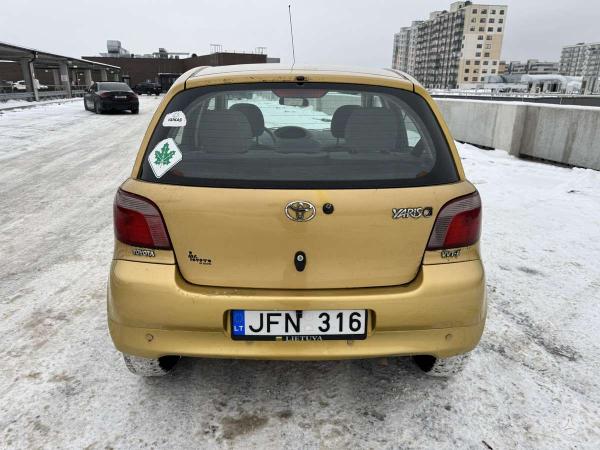 Yellow Toyota Yaris 2004 in Vilnius, with an engine capacity of 1.30 L and mileage of 150 thousand km for 1950 €, photo 7 on AUTOMOTO.COM.LV