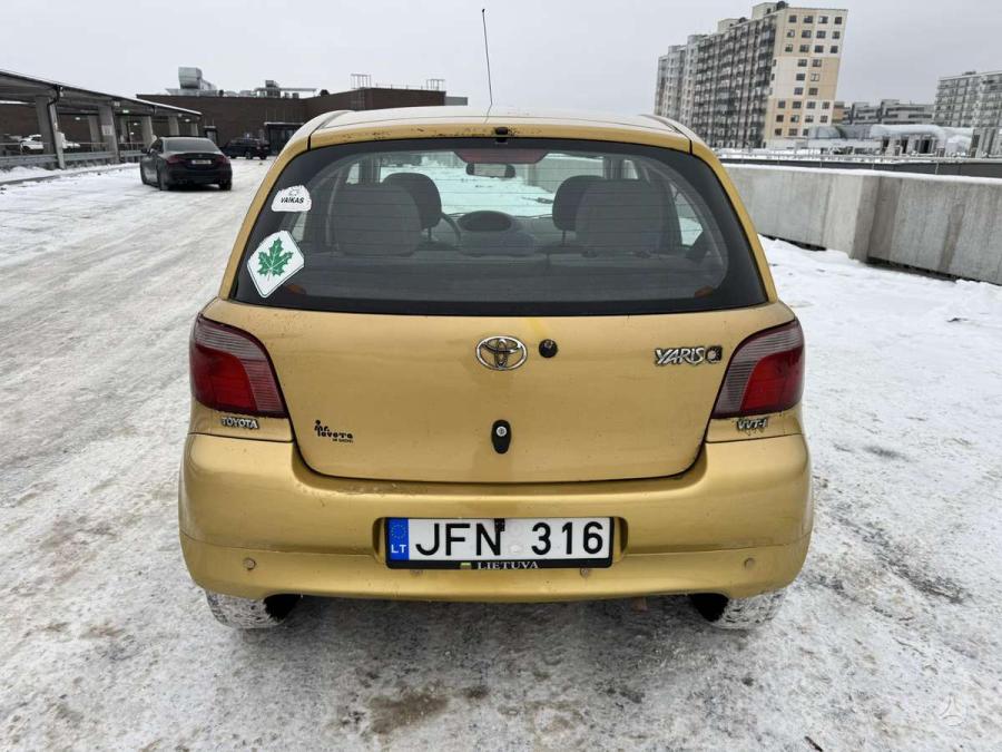 Dzeltens Toyota Yaris 2004 Viļņa, ar dzinēja tilpumu 1.30 L un nobraukumu 150 tūkst. km par 1950 €, foto 7 vietnē AUTOMOTO.COM.LV