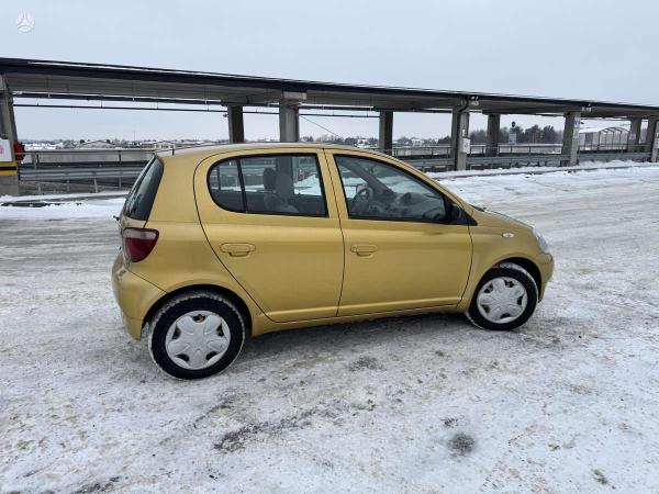 Yellow Toyota Yaris 2004 in Vilnius, with an engine capacity of 1.30 L and mileage of 150 thousand km for 1950 €, photo 10 on AUTOMOTO.COM.LV