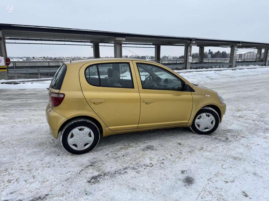 Dzeltens Toyota Yaris 2004 Viļņa, ar dzinēja tilpumu 1.30 L un nobraukumu 150 tūkst. km par 1950 €, foto 10 vietnē AUTOMOTO.COM.LV