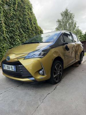 Yellow Toyota Yaris 2019 in Kaunas, with an engine capacity of 1.50 L and mileage of 121 thousand km for 7400 €, photo 4 on AUTOMOTO.COM.LV