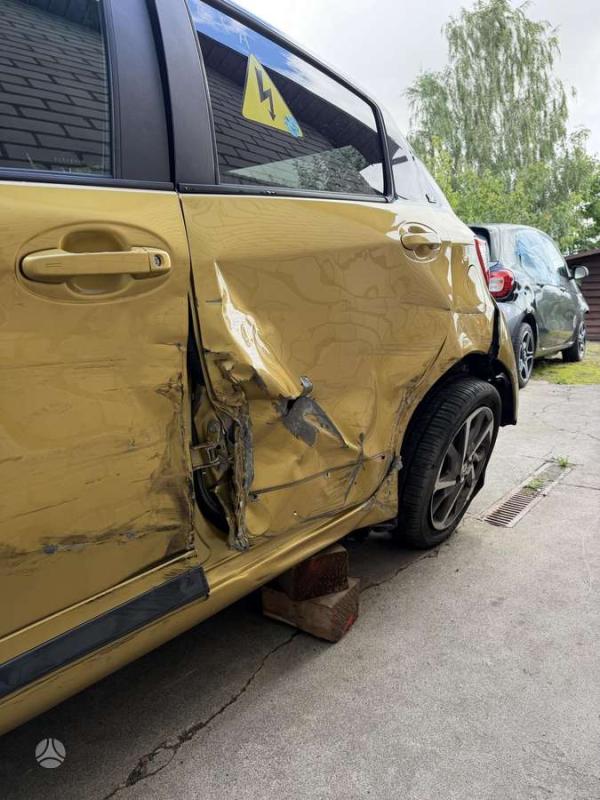Dzeltens Toyota Yaris 2019 Kauņa, ar dzinēja tilpumu 1.50 L un nobraukumu 121 tūkst. km par 7400 €, foto 7 vietnē AUTOMOTO.COM.LV