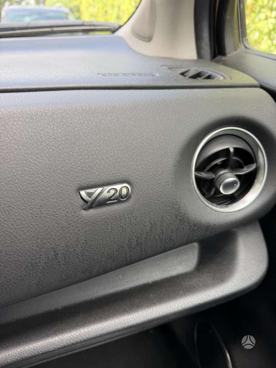 Yellow Toyota Yaris 2019 in Kaunas, with an engine capacity of 1.50 L and mileage of 121 thousand km for 7400 €, photo 16 on AUTOMOTO.COM.LV