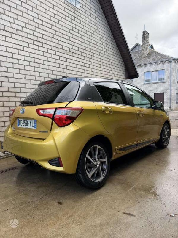 Dzeltens Toyota Yaris 2019 Kauņa, ar dzinēja tilpumu 1.50 L un nobraukumu 121 tūkst. km par 6999 €, foto 4 vietnē AUTOMOTO.COM.LV