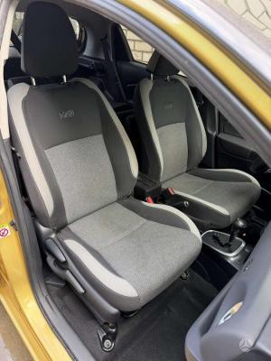 Yellow Toyota Yaris 2019 in Kaunas, with an engine capacity of 1.50 L and mileage of 121 thousand km for 6999 €, photo 15 on AUTOMOTO.COM.LV