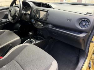 Yellow Toyota Yaris 2019 in Kaunas, with an engine capacity of 1.50 L and mileage of 121 thousand km for 6999 €, photo 17 on AUTOMOTO.COM.LV