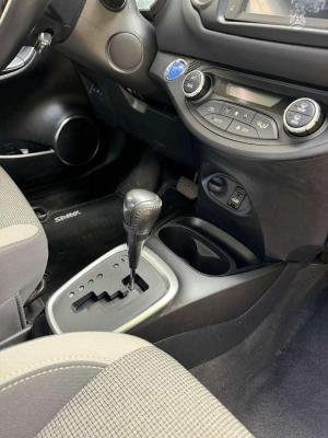 Yellow Toyota Yaris 2019 in Kaunas, with an engine capacity of 1.50 L and mileage of 121 thousand km for 6999 €, photo 20 on AUTOMOTO.COM.LV