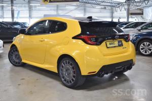 Dzeltens Toyota Yaris 2021 Rīga, ar dzinēja tilpumu 1.60 L un nobraukumu 37 tūkst. km par 37500 €, foto 3 vietnē AUTOMOTO.COM.LV