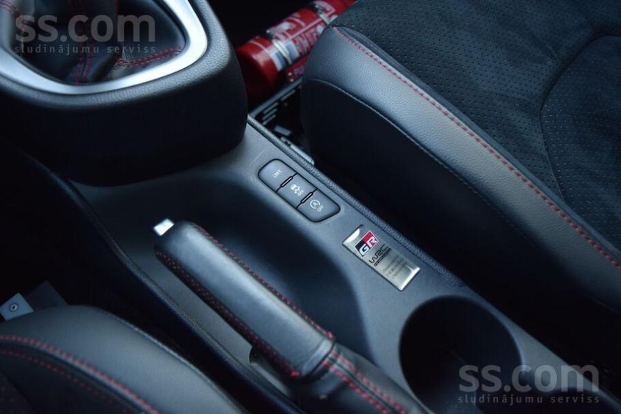 Dzeltens Toyota Yaris 2021 Rīga, ar dzinēja tilpumu 1.60 L un nobraukumu 37 tūkst. km par 37500 €, foto 6 vietnē AUTOMOTO.COM.LV