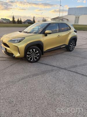 Yellow Toyota Yaris 2021 in Ludza, with an engine capacity of 1.50 L and mileage of 59 thousand km for 17000 €, photo 4 on AUTOMOTO.COM.LV