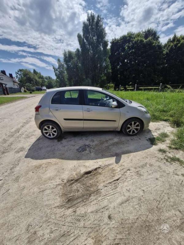 Dzeltens Toyota Yaris 2011 Kauņa, ar dzinēja tilpumu 1.33 L un nobraukumu 192 tūkst. km par 1000 €, foto 6 vietnē AUTOMOTO.COM.LV