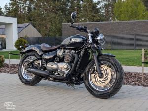 Melns Triumph Bonneville 2018 Viļņa, ar dzinēja tilpumu 1.20 L un nobraukumu 11 tūkst. km par 6250 €, foto 1 vietnē AUTOMOTO.COM.LV