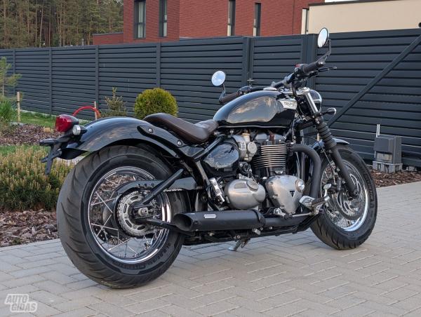 Melns Triumph Bonneville 2018 Viļņa, ar dzinēja tilpumu 1.20 L un nobraukumu 11 tūkst. km par 6250 €, foto 3 vietnē AUTOMOTO.COM.LV