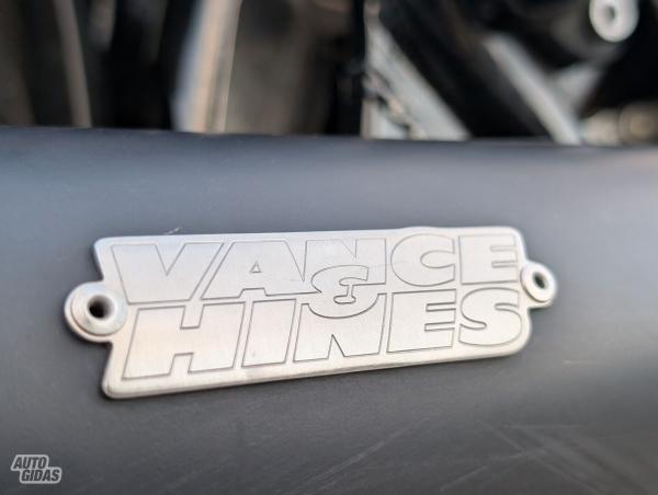 Melns Triumph Bonneville 2018 Viļņa, ar dzinēja tilpumu 1.20 L un nobraukumu 11 tūkst. km par 6250 €, foto 9 vietnē AUTOMOTO.COM.LV