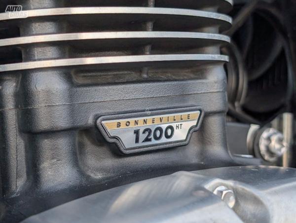 Melns Triumph Bonneville 2018 Viļņa, ar dzinēja tilpumu 1.20 L un nobraukumu 11 tūkst. km par 6250 €, foto 10 vietnē AUTOMOTO.COM.LV