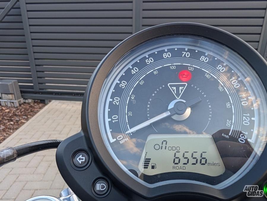 Melns Triumph Bonneville 2018 Viļņa, ar dzinēja tilpumu 1.20 L un nobraukumu 11 tūkst. km par 6250 €, foto 23 vietnē AUTOMOTO.COM.LV