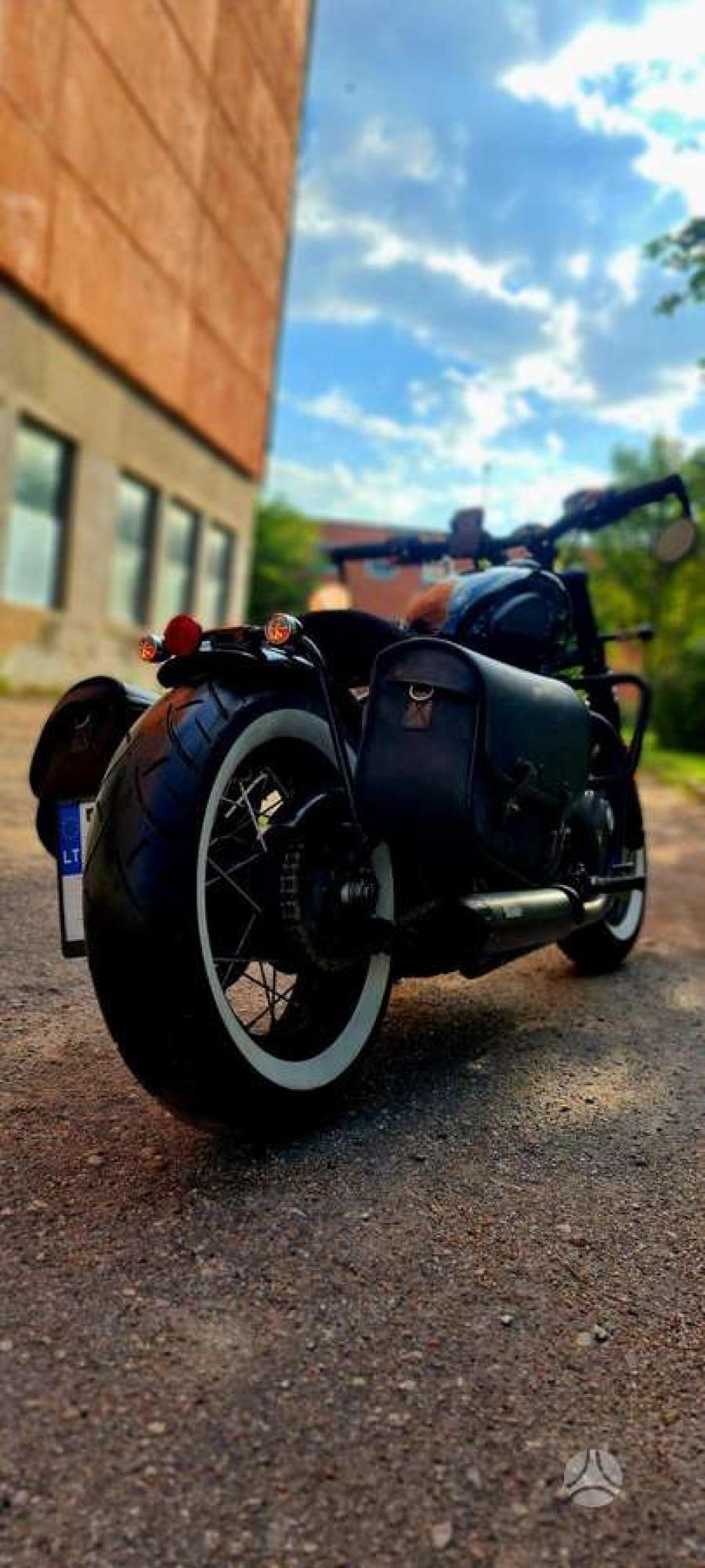 Melns Triumph Bonneville 2018 Šauļi, ar dzinēja tilpumu 1.20 L un nobraukumu 65 tūkst. km par 8800 €, foto 3 vietnē AUTOMOTO.COM.LV