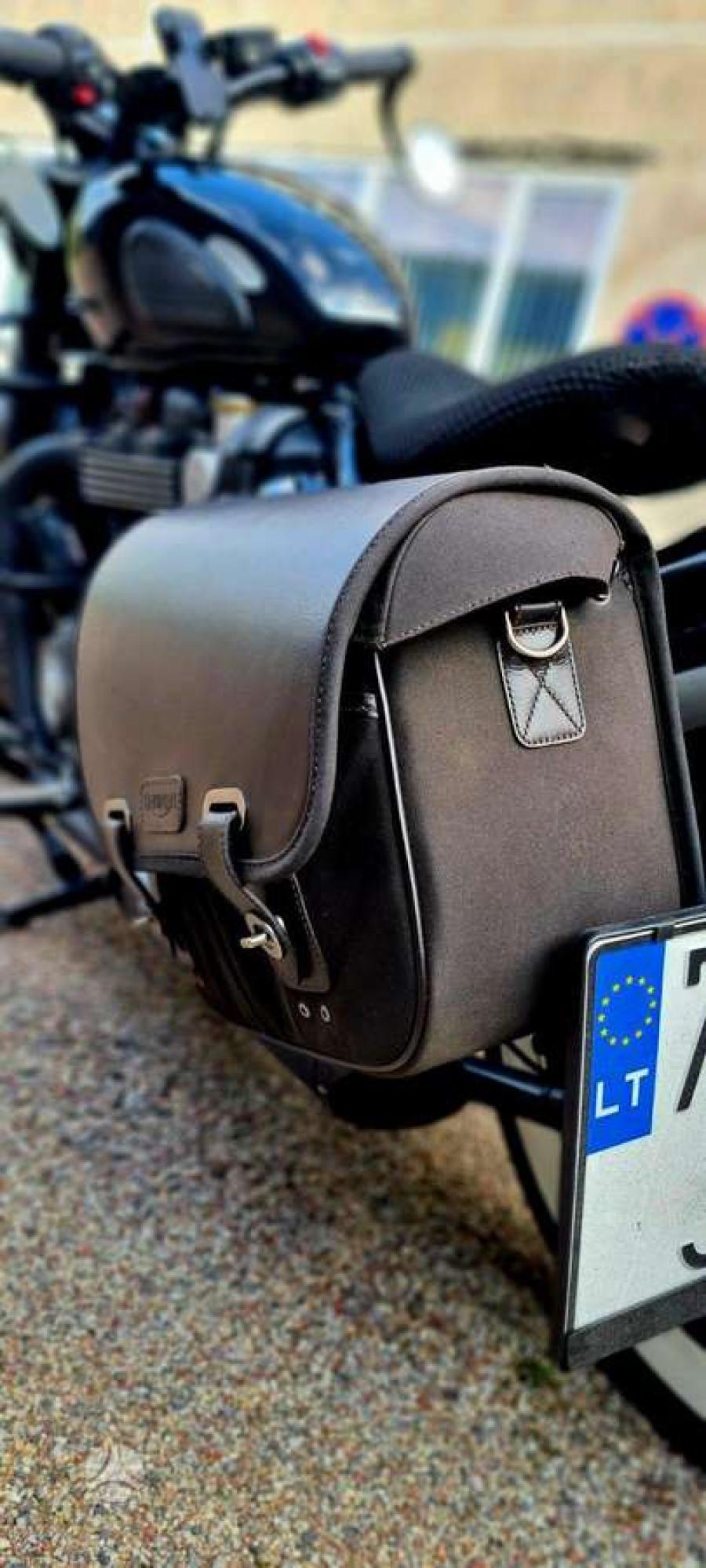 Melns Triumph Bonneville 2018 Šauļi, ar dzinēja tilpumu 1.20 L un nobraukumu 65 tūkst. km par 8800 €, foto 12 vietnē AUTOMOTO.COM.LV