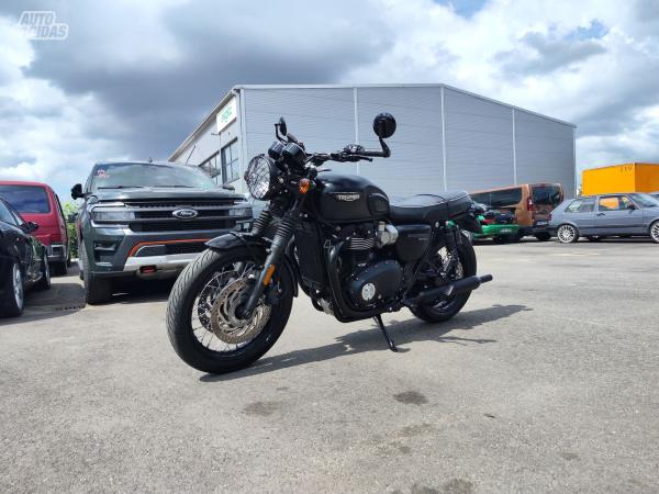 Black Triumph Bonneville 2020 in Kaunas, with an engine capacity of 1.20 L and mileage of 4 thousand km for 8000 €, photo 1 on AUTOMOTO.COM.LV
