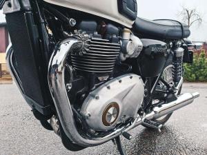 Melns Triumph Bonneville 2024 Tallina, ar dzinēja tilpumu 1.20 L un nobraukumu 42 tūkst. km par 11500 €, foto 8 vietnē AUTOMOTO.COM.LV