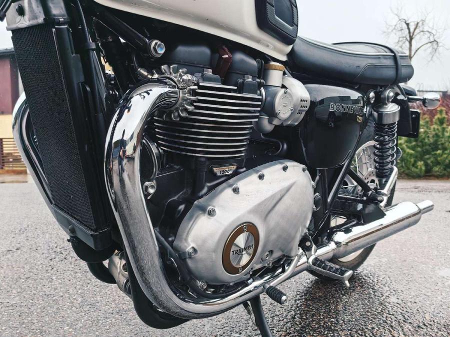Melns Triumph Bonneville 2024 Tallina, ar dzinēja tilpumu 1.20 L un nobraukumu 42 tūkst. km par 11500 €, foto 8 vietnē AUTOMOTO.COM.LV