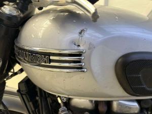 Pelēks Triumph Bonneville 2018 Radviliškis, ar dzinēja tilpumu 1.20 L un nobraukumu 45 tūkst. km par 4650 €, foto 13 vietnē AUTOMOTO.COM.LV