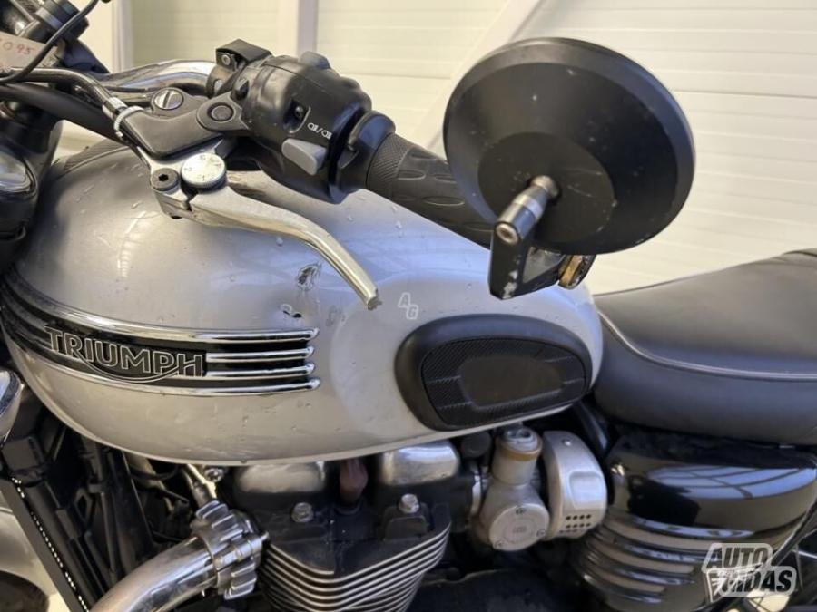 Grey Triumph Bonneville 2018 in Radviliskis, with an engine capacity of 1.20 L and mileage of 45 thousand km for 4650 €, photo 14 on AUTOMOTO.COM.LV