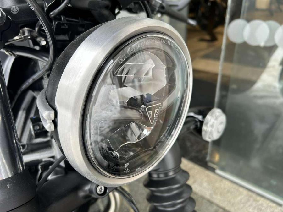 Pelēks Triumph Bonneville 2026 Viļņa, ar dzinēja tilpumu 1.20 L un nobraukumu 0 tūkst. km par 15990 €, foto 3 vietnē AUTOMOTO.COM.LV
